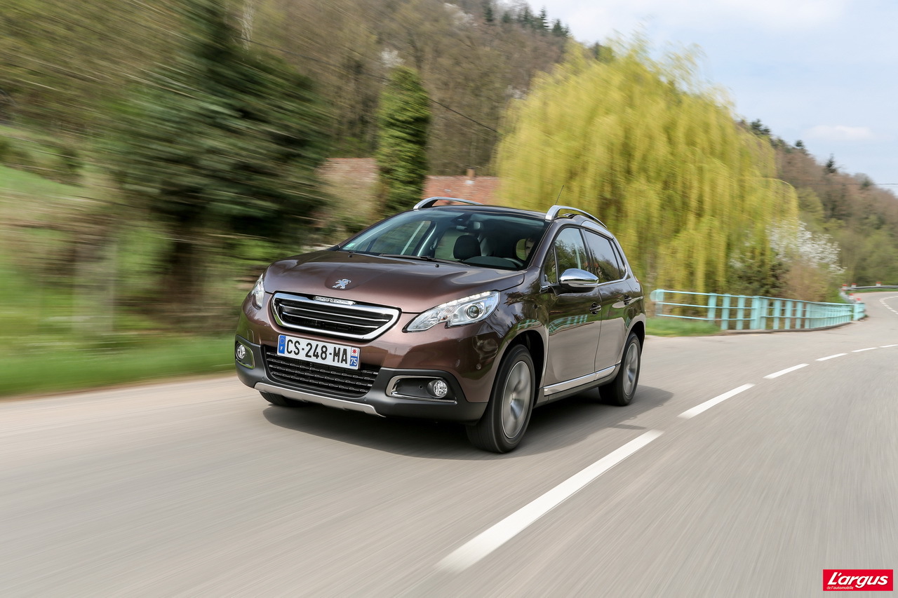 Diaporama et photos - Le Peugeot 2008 affronte le Renault Captur | L'Argus