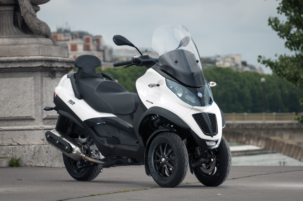 Tous les tricycles du groupe Piaggio pour les titulaires du permis B ...