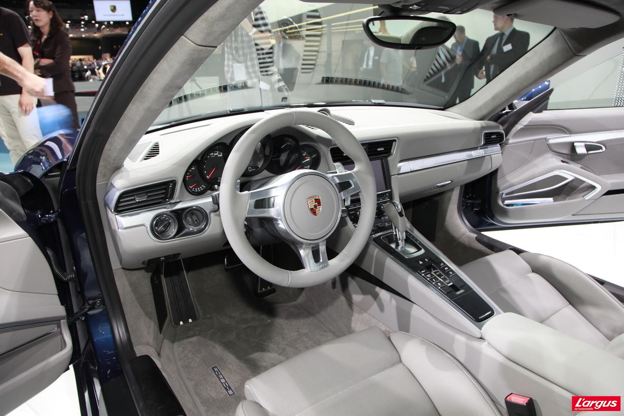 911_06 - Toute nouvelle et si fidèle - Salon de Francfort 2011