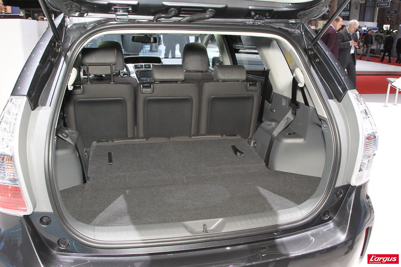 Toyota-Prius+_001 - L'hybride en famille - Salon de Genève 2012