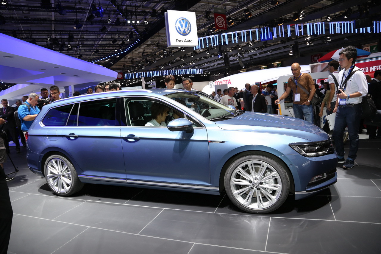 La nouvelle Volkswagen Passat SW fait le break au Mondial de l'auto ...