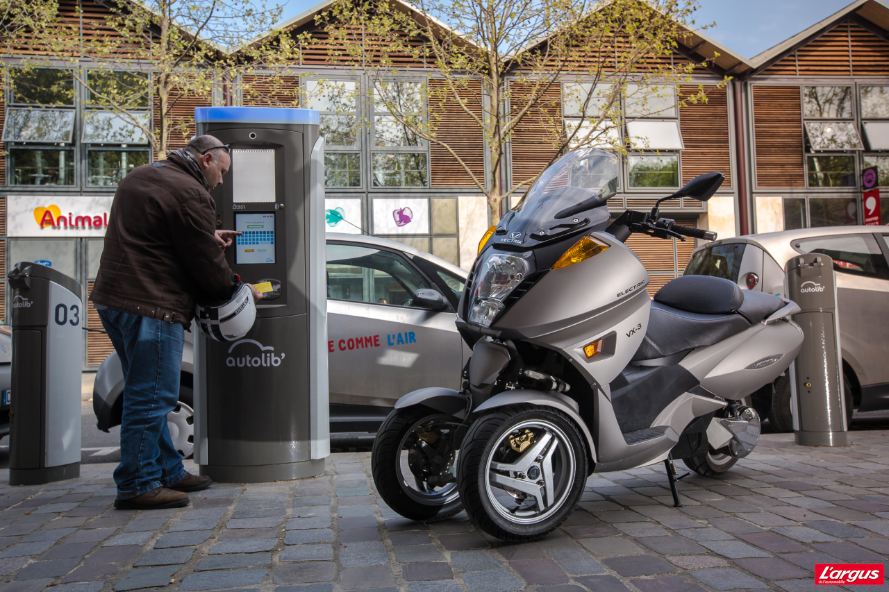 Diaporama et photos - Vectrix VX-3 : le trois roues électrique se pose ...