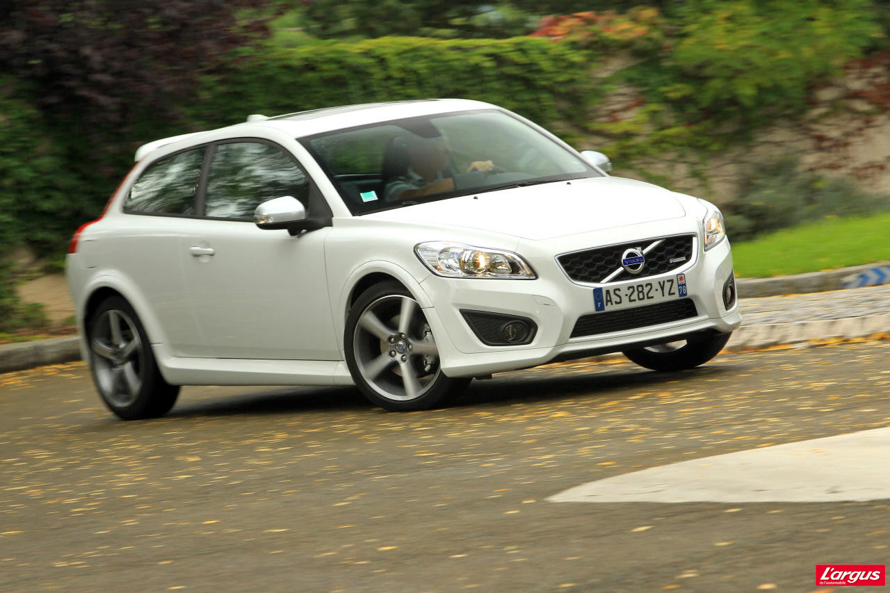 Diaporama et photos - Essai Volvo C30 D4 R-Design | L'Argus