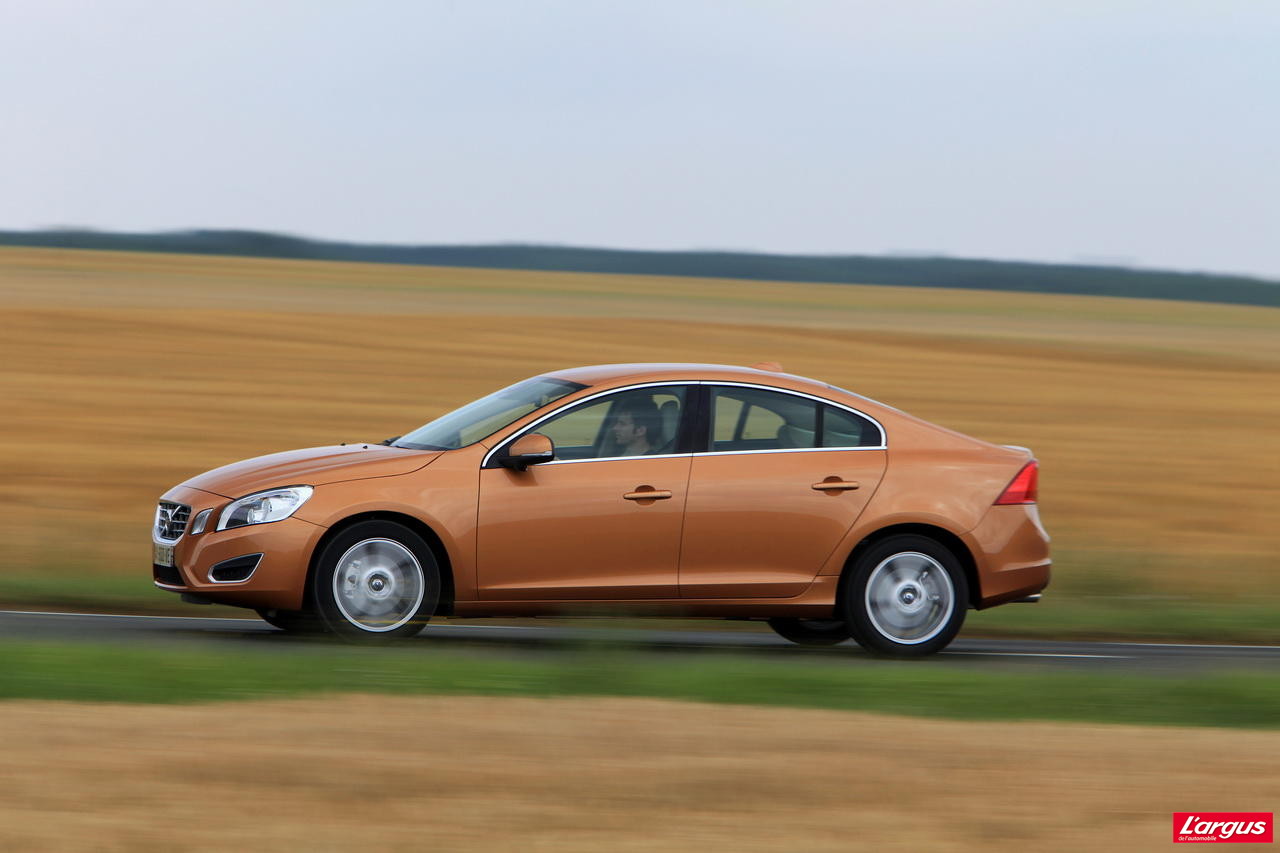 Diaporama et photos - Comparatif : Volvo S60 contre Citroën C5 | L'Argus