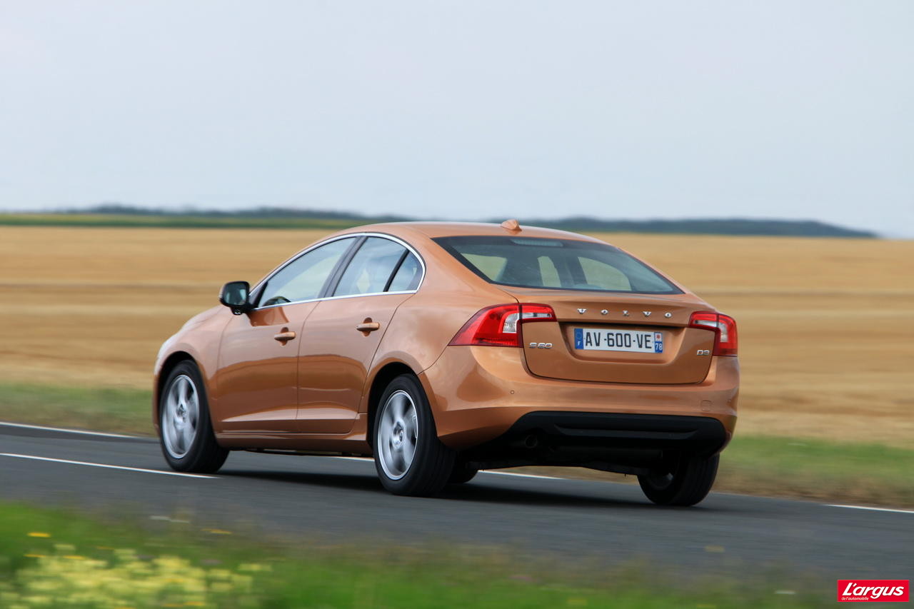 Diaporama et photos - Comparatif : Volvo S60 contre Citroën C5 | L'Argus