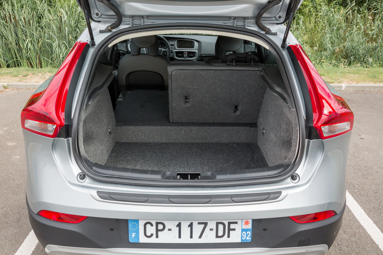 Diaporama et photos - La Volvo V40 Cross Country D3 à l'essai | L'Argus