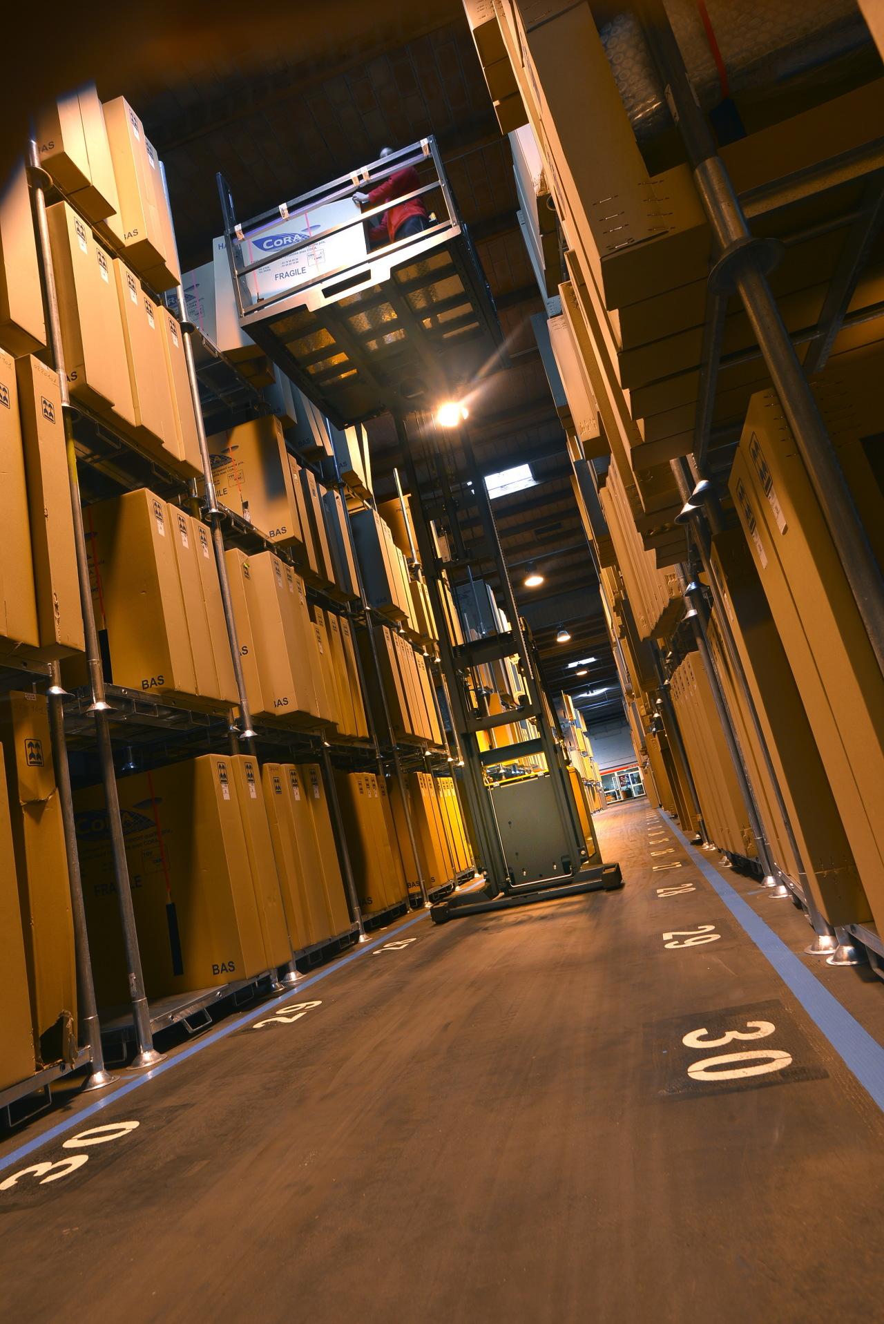 Photo 3 - Autodistribution inaugure une plateforme Cora près de Lyon