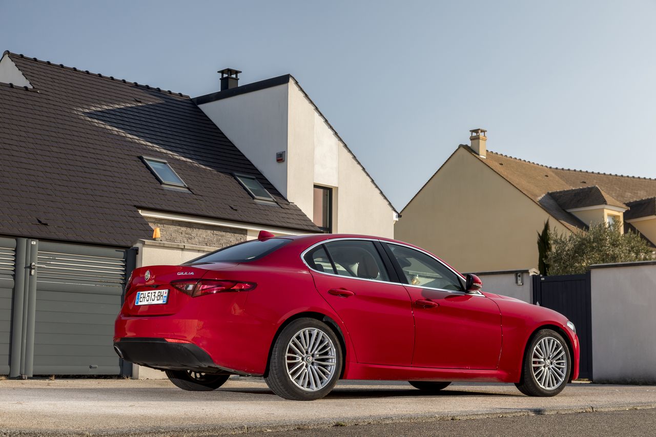 Essai Alfa Romeo Giulia essence 2.0 Turbo : la meilleure des Giulia ...