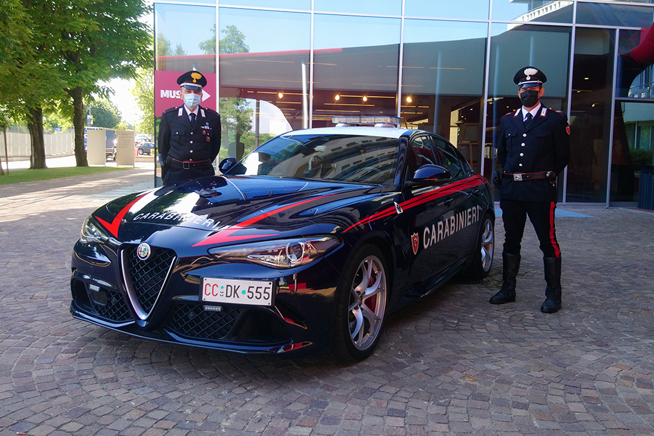 Photo 17 - Alfa Romeo Giulia Quadrifoglio Carabinieri - Alfa Romeo. Les ...
