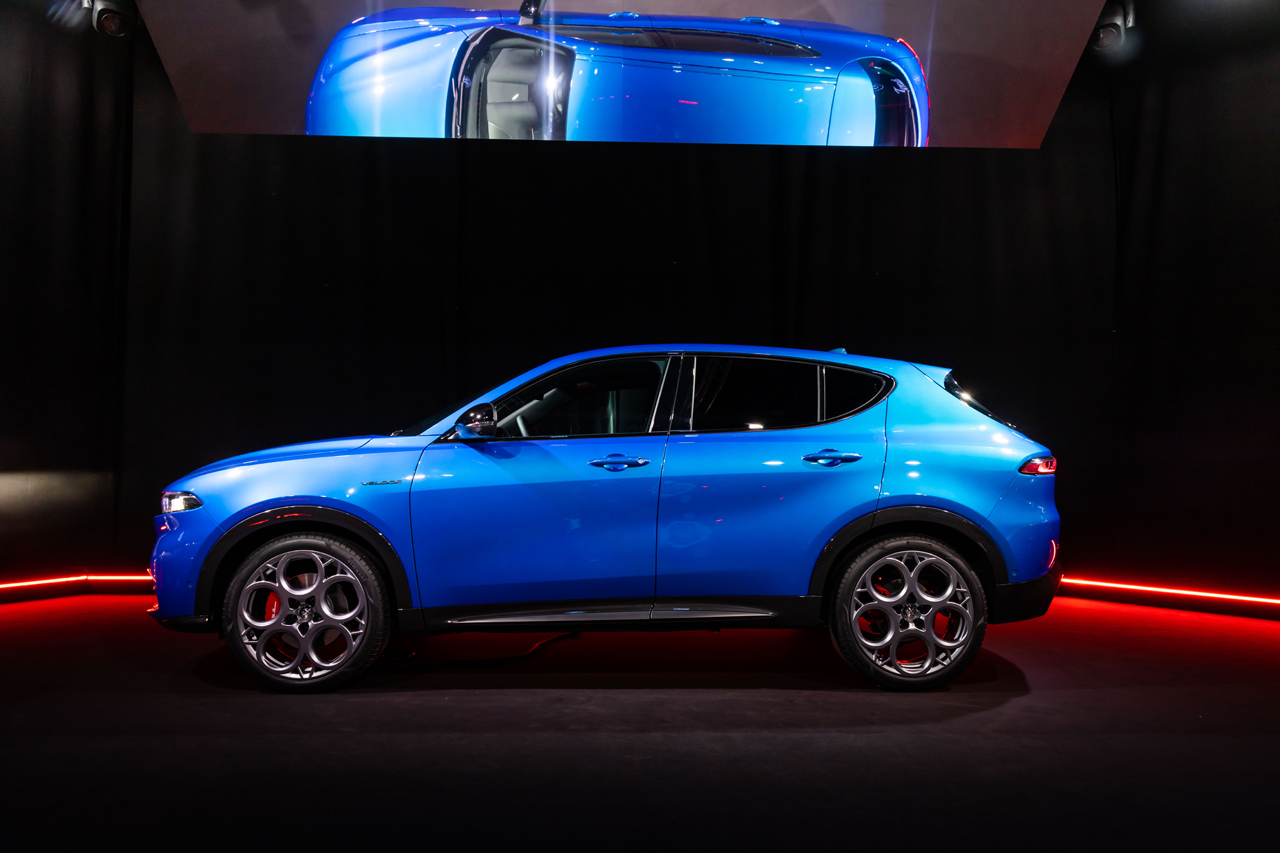 Photo 3 - Alfa Romeo Tonale Concept prototype rouge salon de Genève ...