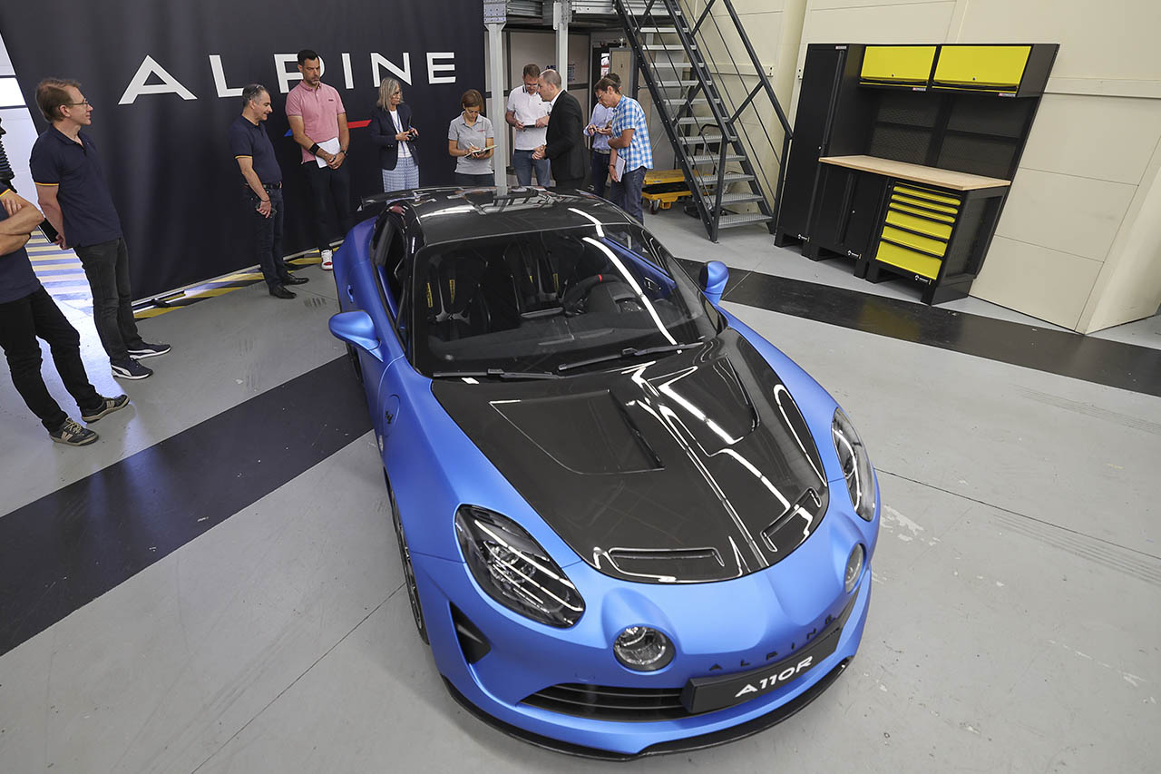 Photo 6 - alpine A110 R capot carbone - Alpine A110 R (2022). Prix ...