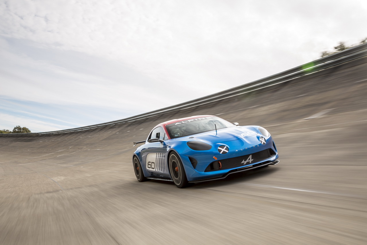 Alpine Celebration sur le circuit de Montlhéry | L'Argus