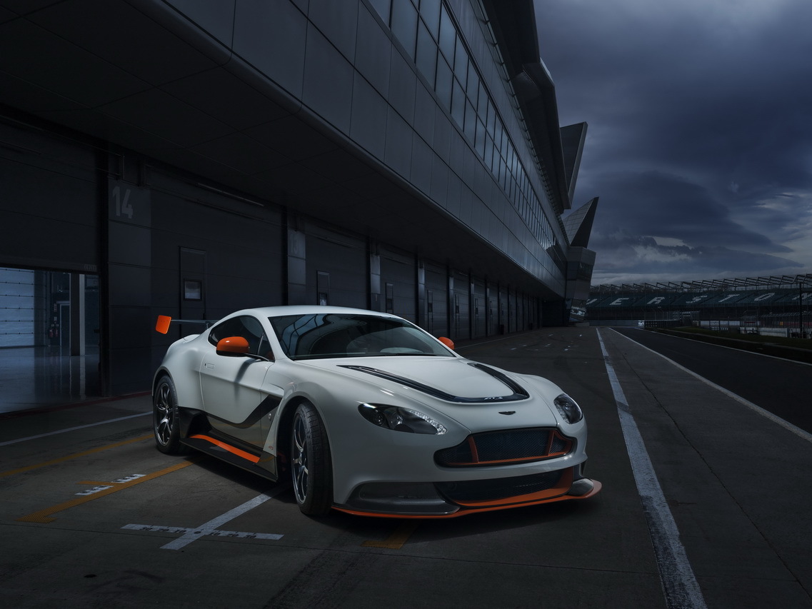 Aston Martin Vantage GT3 : 600 ch dedans, 100 exemplaires dehors
