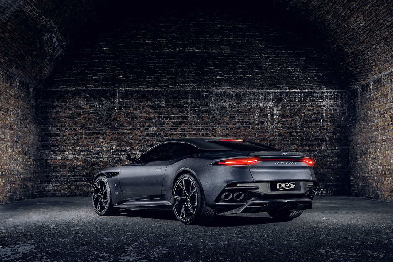 Aston Martin Vantage et DBS : voici la série spéciale 007 Edition