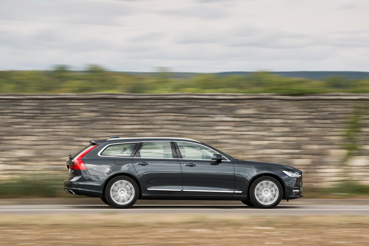 Essai comparatif : la Volvo V90 D4 défie l'Audi A6 Avant TDI 190 ultra