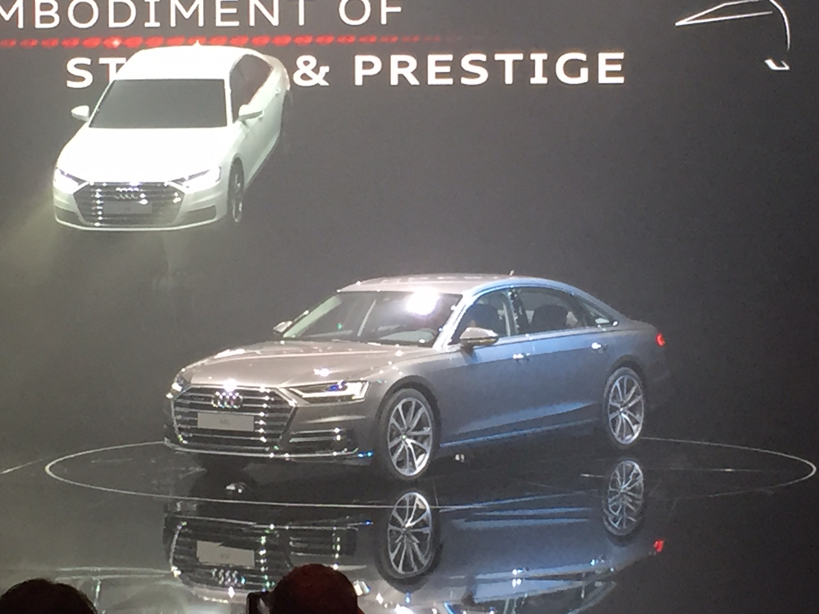 Photo 2 - Audi A8 avant gauche barcelone - Audi A8 2017 : toutes les ...