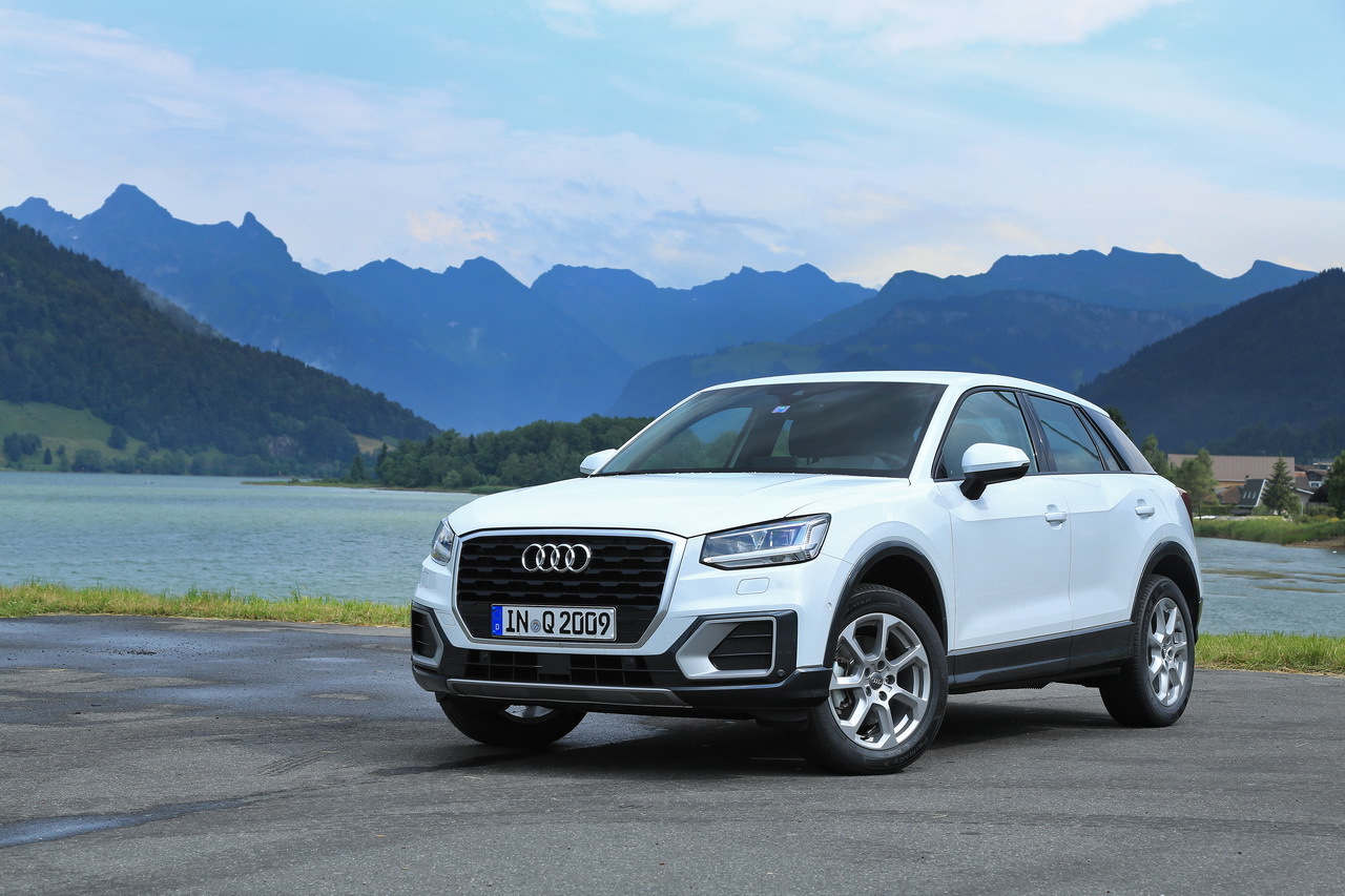 Photo 11 - audi Q2 devant un lac - Audi Q2 : les photos de ses premiers ...