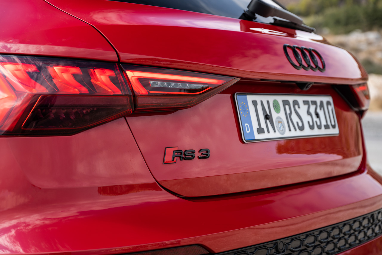 Photo 16 - logo RS3 noir - Essai Audi RS3 Sportback (2022) : la ...