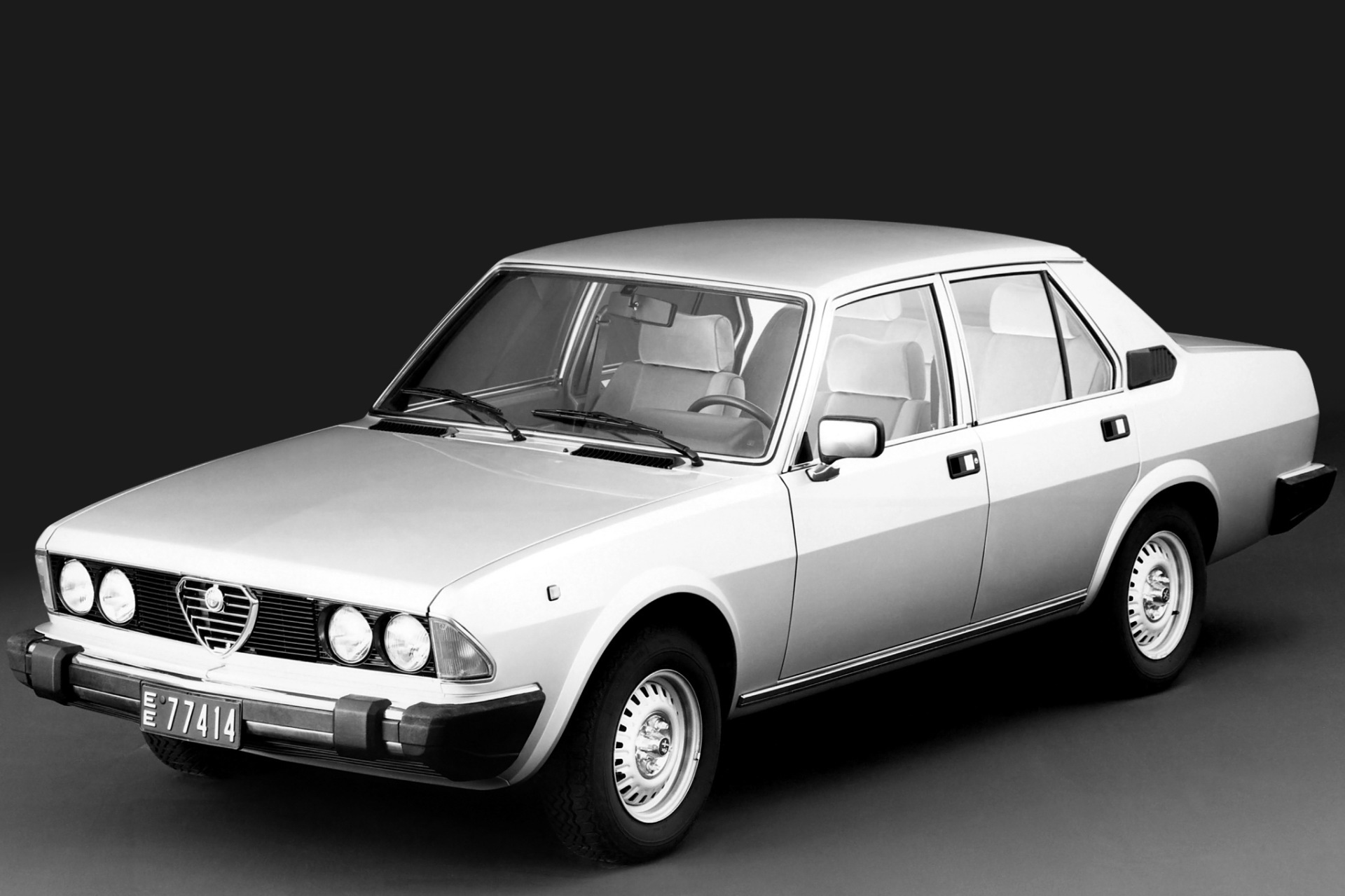 Photo 2 - Alfa Romeo Alfa 6 1979 - Elles fêtent leur anniversaire en ...