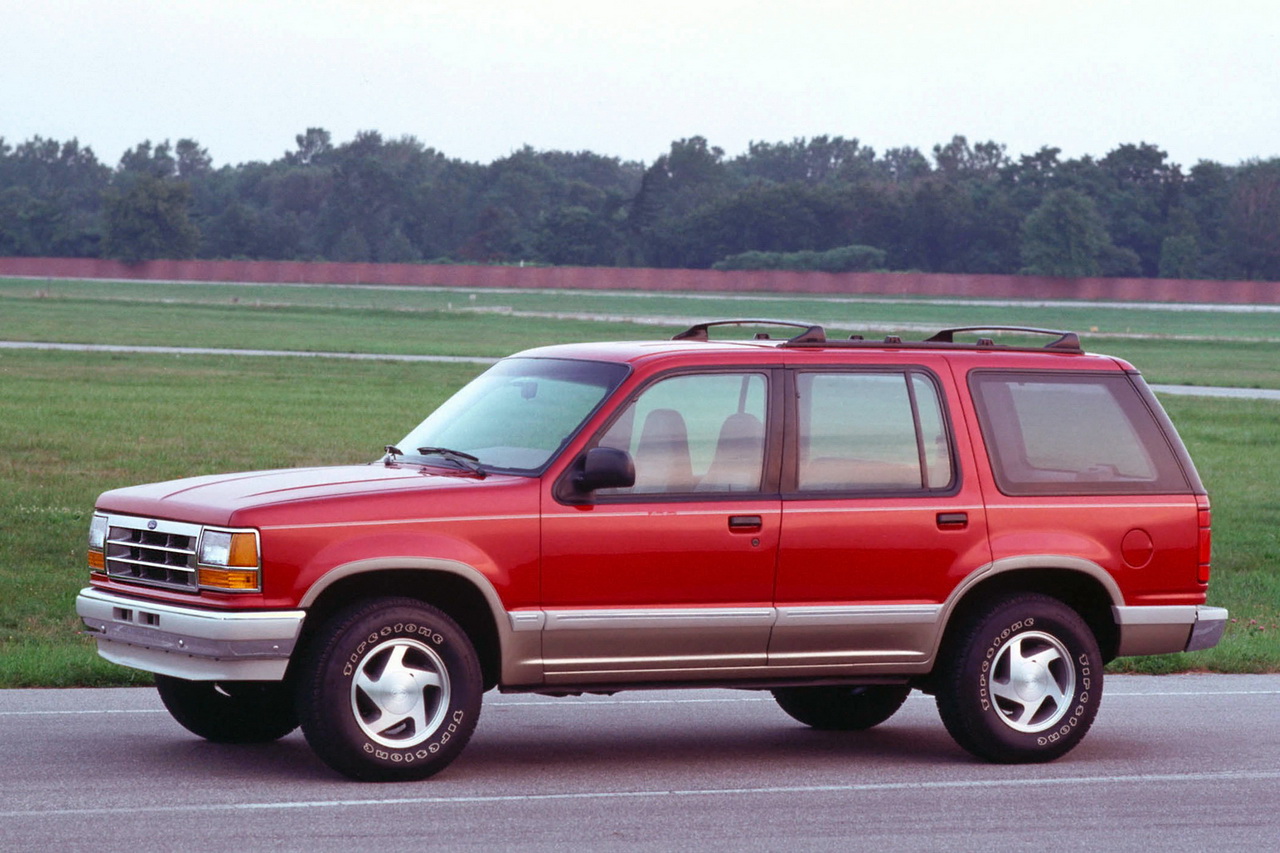 Voitures de 1990 : elles arrivent désormais en collection - Ford ...