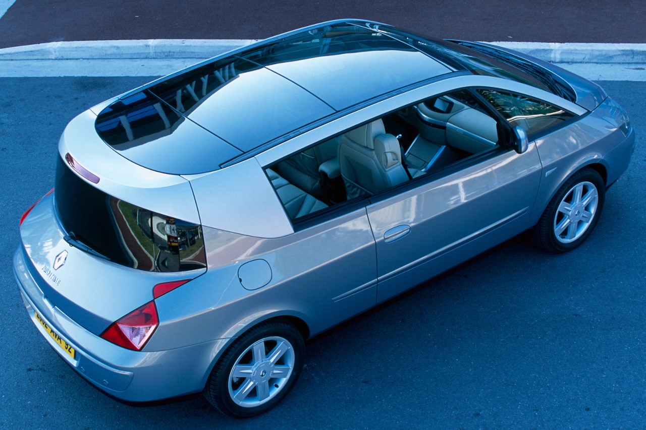 Renault Avantime (2002). Le monospace coupé bluffant au test de l'élan