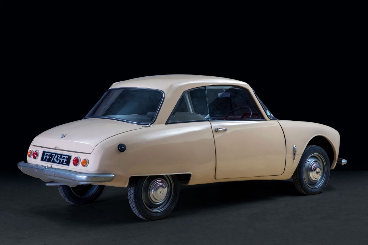 Citroën 2CV. Deux rarissimes coupés Bijou à vendre - Photo #4 - L'argus