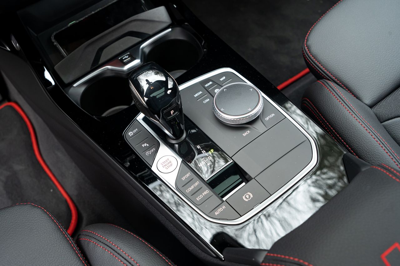 Essai comparatif : la BMW 128 ti défie la Golf 8 GTI