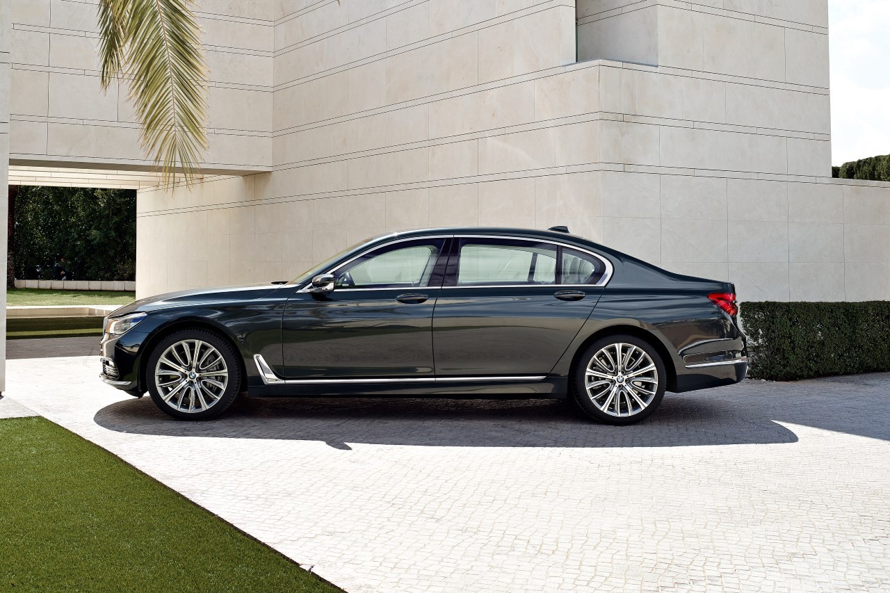 BMW 750d et 750Ld xDrive (2016) : avec 400 ch sous le capot