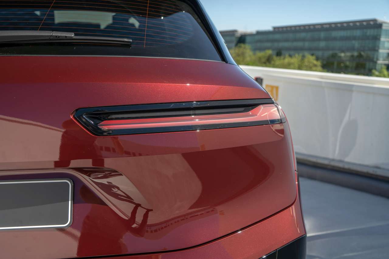 Photo 7 - bmw ix 2021 feux led - BMW iX (2021). Bienvenue à bord du SUV ...