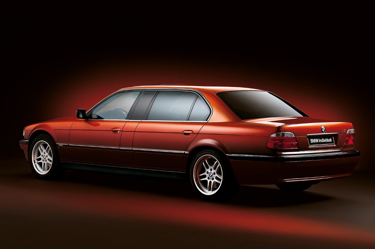 BMW 750iL (1998). La Série 7 de James Bond et Karl Lagerfeld