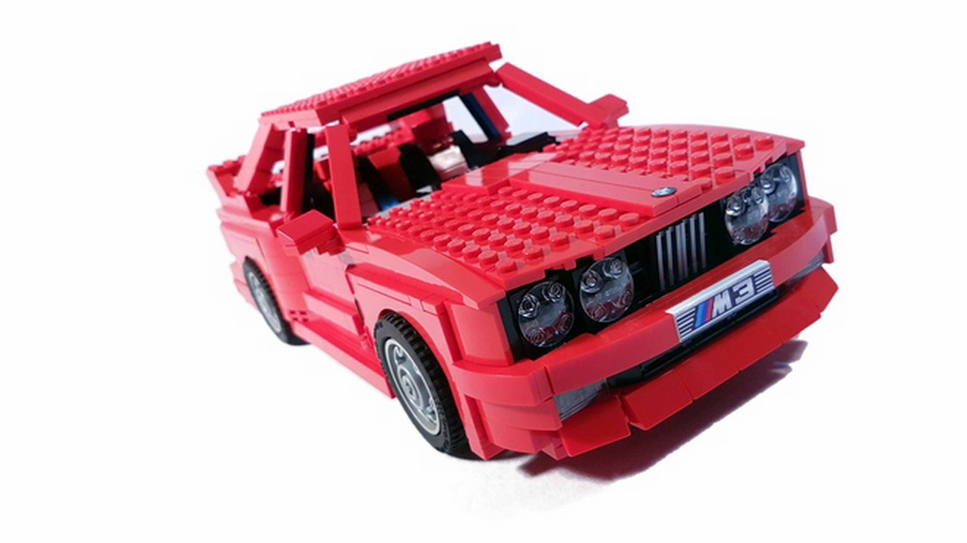 La BMW M3 E30 revient... en Lego