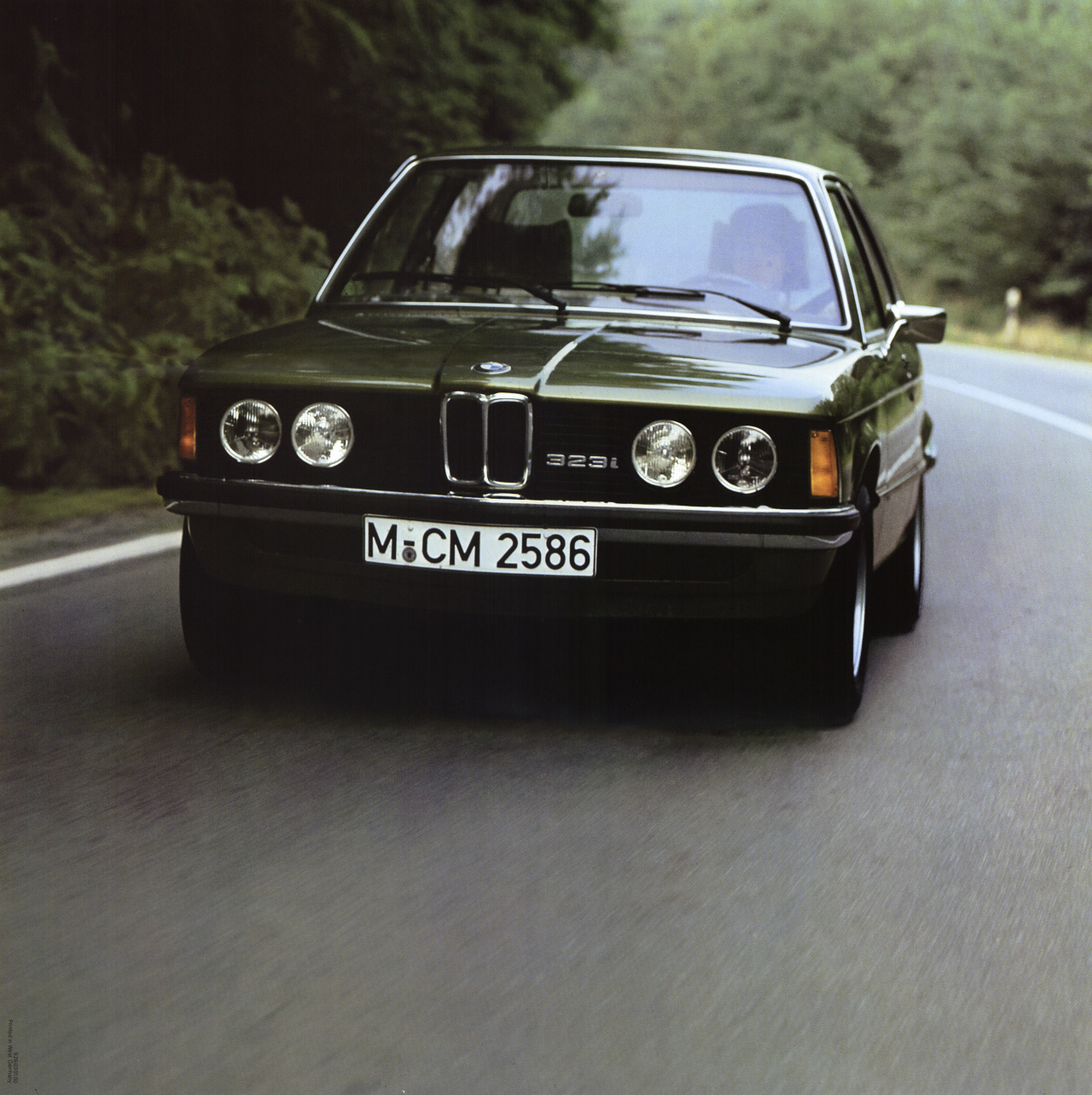 Photo 10 - bmw série 3 génération 1 face - 40 ans de BMW Série 3 en photos