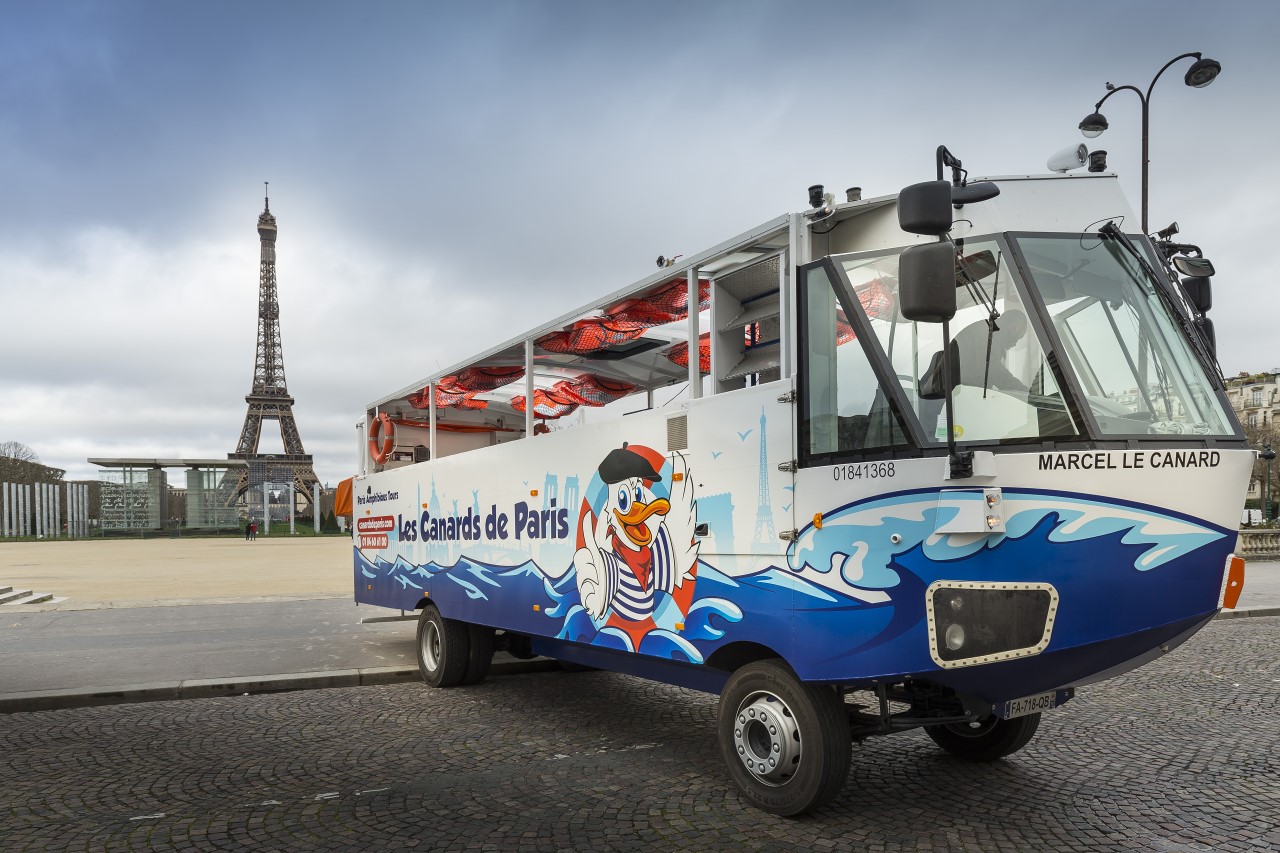Paris. Visitez la capitale à bord de Marcel le bus amphibie