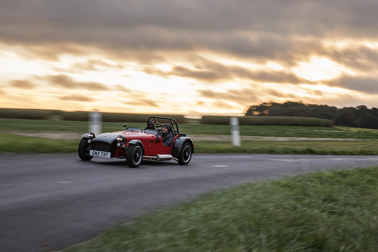 Photo 11 - Caterham 170 rouge et noire - Essai Caterham Seven 170 R ...