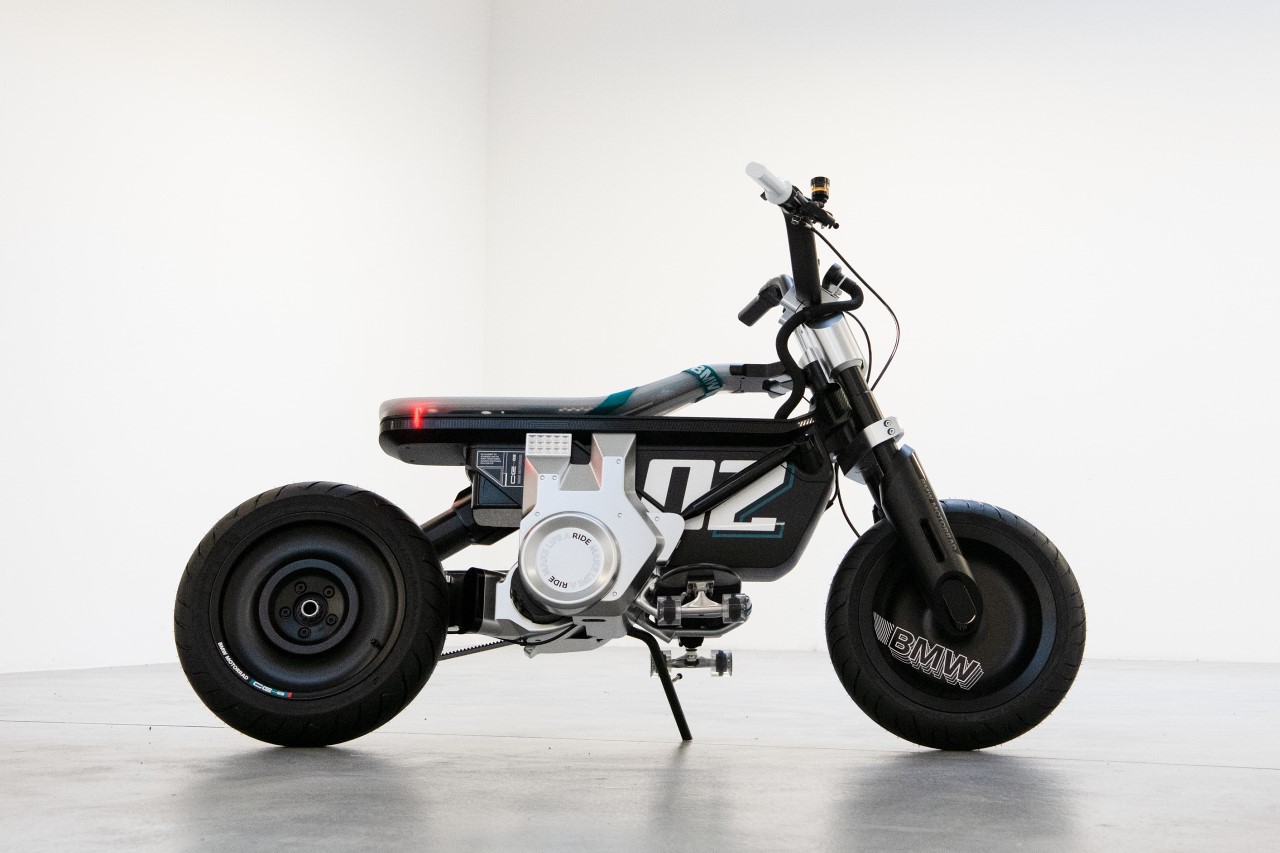 BMW CE 02 concept (2021). Une moto électrique pour les jeunes urbains
