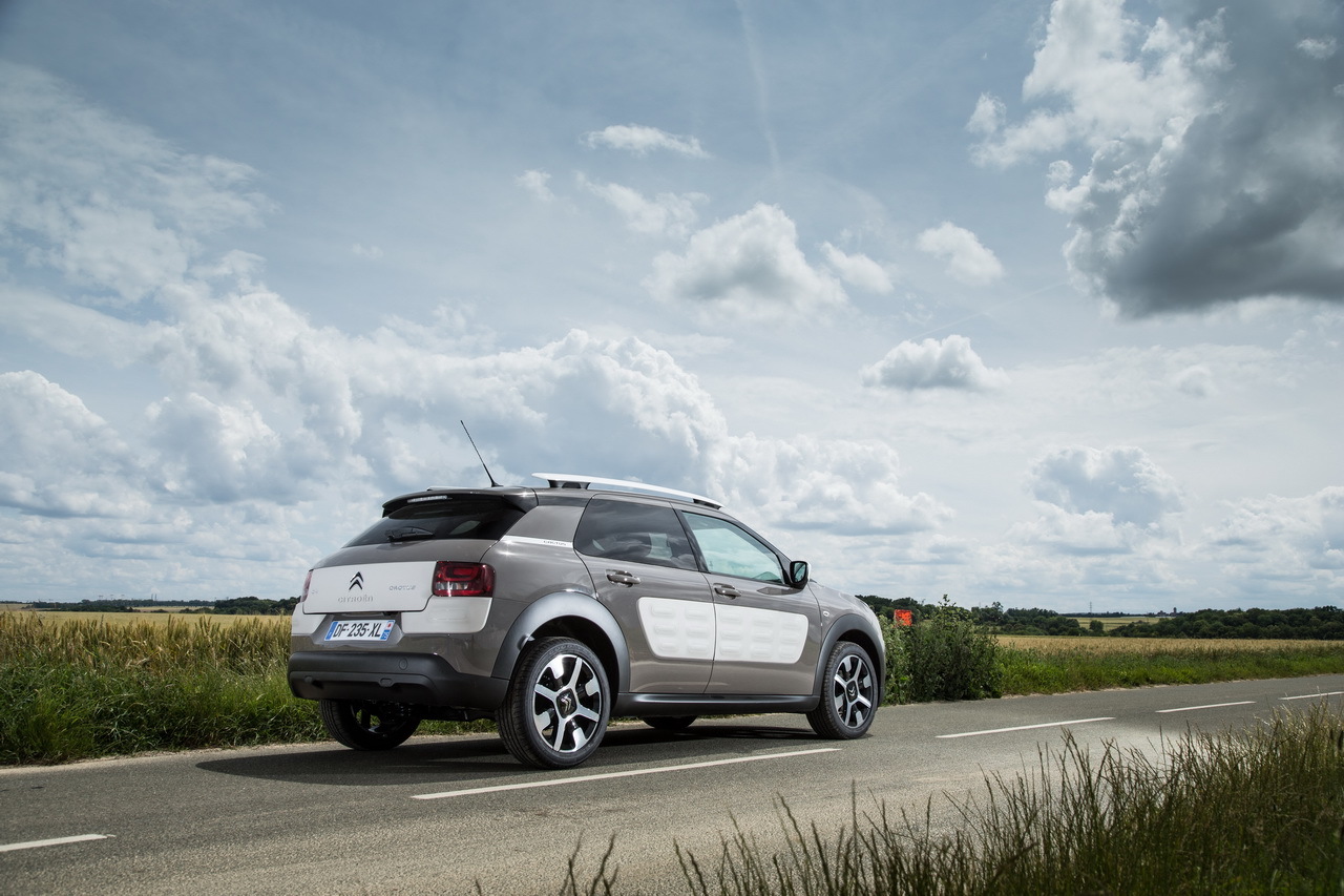 Photo 10 - Essai Citroën C4 Cactus vs Renault Captur : le match de ...