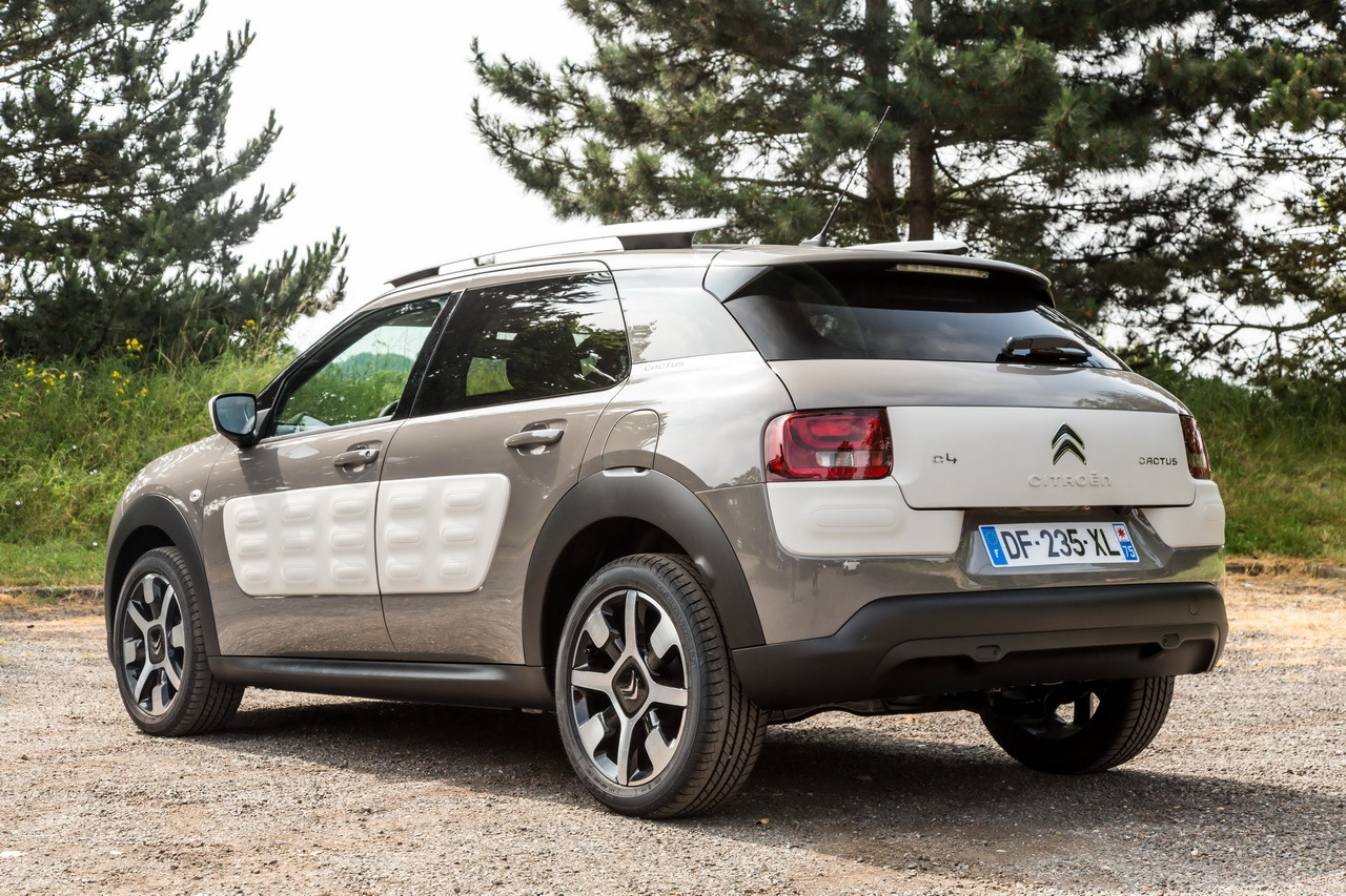 Photo 37 - Essai Citroën C4 Cactus vs Renault Captur : le match de ...