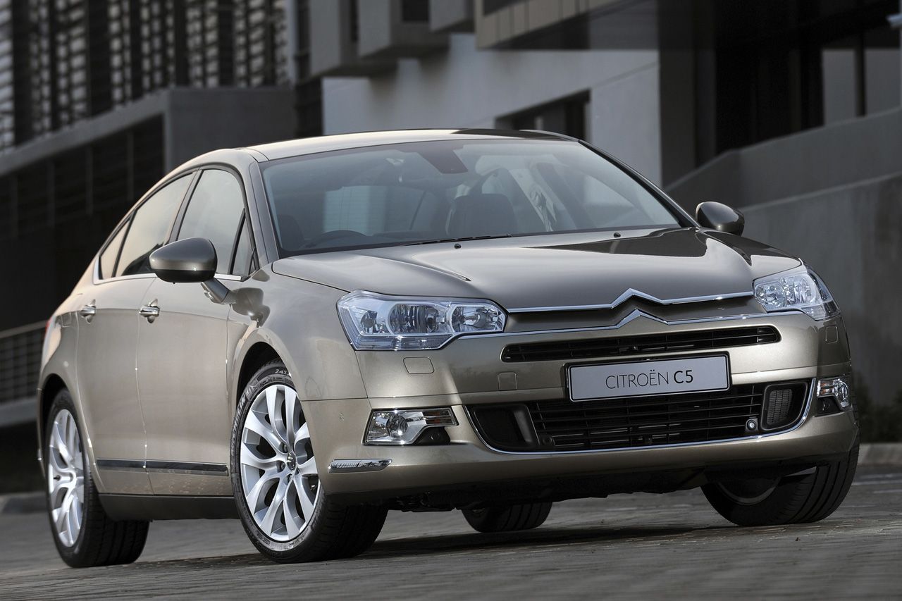 La saga des grandes berlines Citroën : de la DS à la C5 X