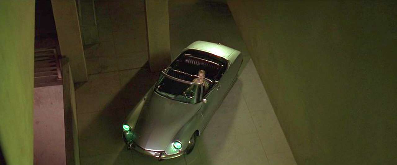 Photo 11 - citroen ds cabriolet gattaca uma thurman - Cinéma. Les ...