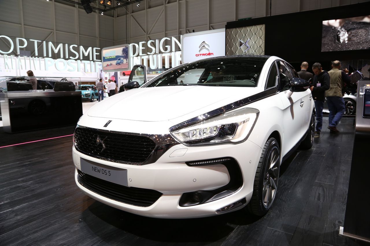 Genève 2015 : la nouvelle DS5 est la star du stand DS - Photo #5 - L'argus