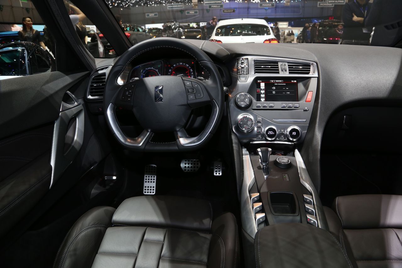 Genève 2015 : la nouvelle DS5 est la star du stand DS - Photo #8 - L'argus