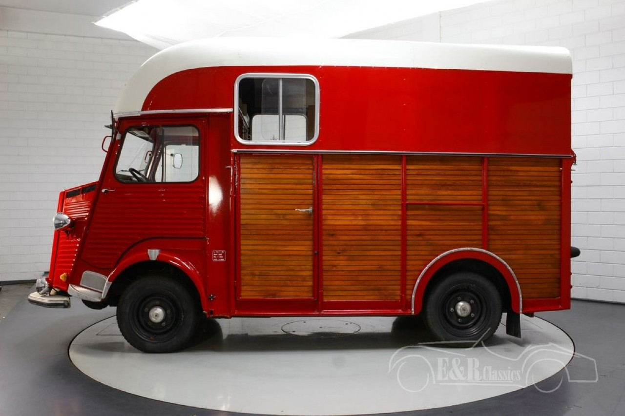 Un Citroën Type H de 1964 transformé en van pour chevaux à vendre - L'argus
