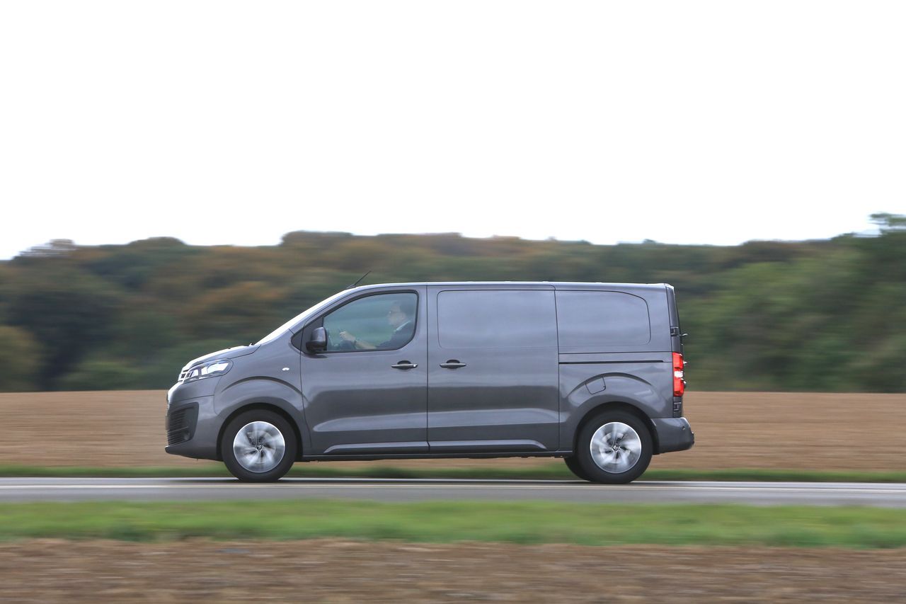 Photo 5 - Citroën Jumpy BlueHDi 150 (2016) - Citroën Jumpy M BlueHDi ...