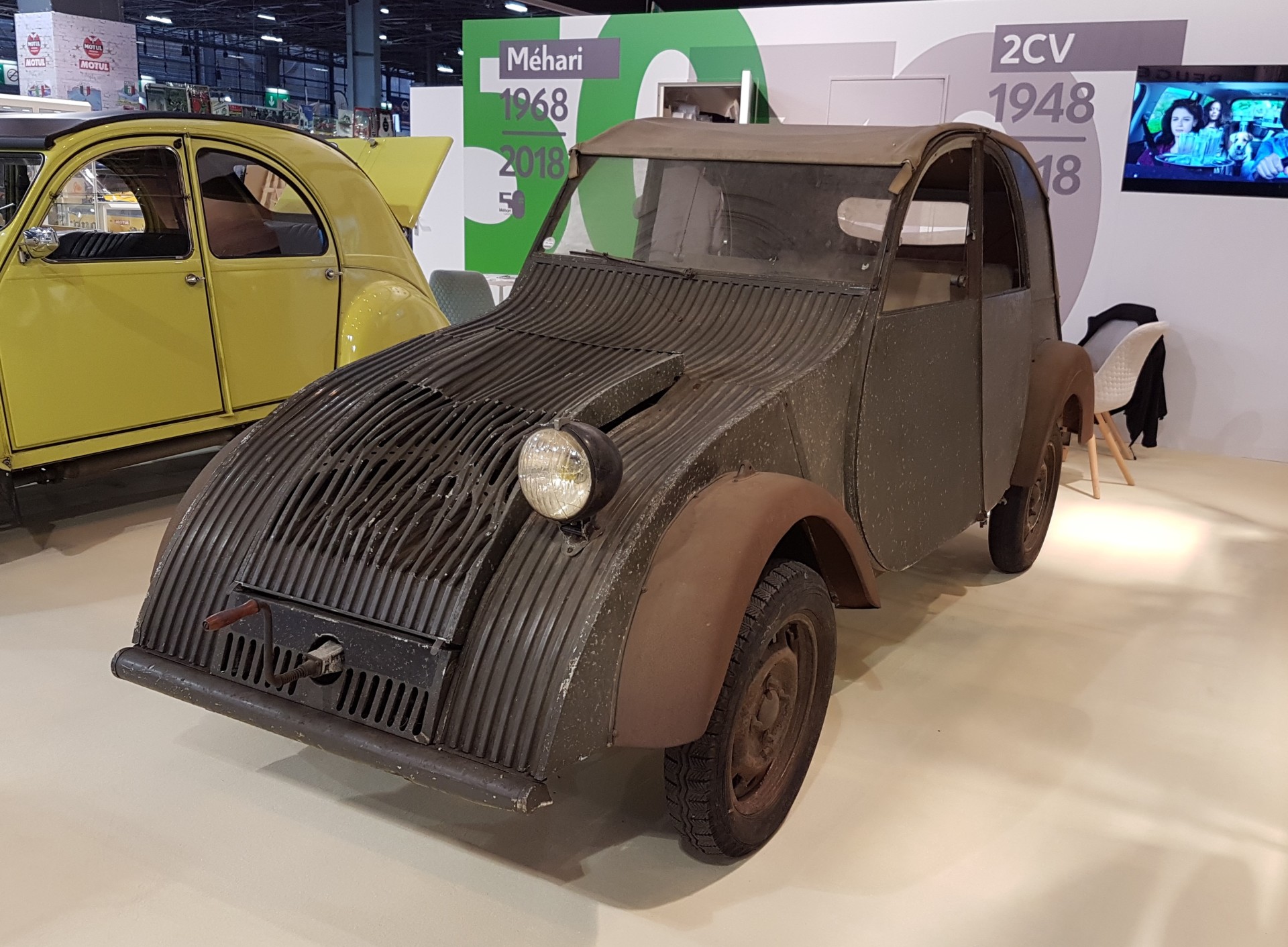 Live stand Citroën Rétromobile 2018 : la 2CV et la Méhari à l'honneur