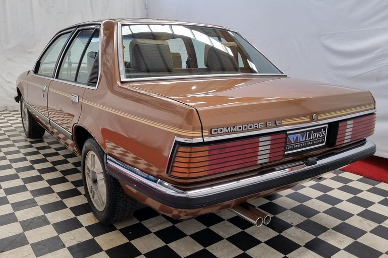 Un prototype neuf d'Holden Commodore âgé de 43 ans vendu en Australie ...