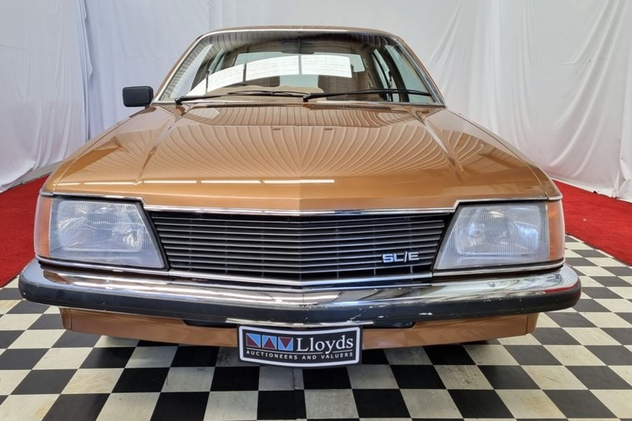 Un prototype neuf d'Holden Commodore âgé de 43 ans vendu en Australie ...