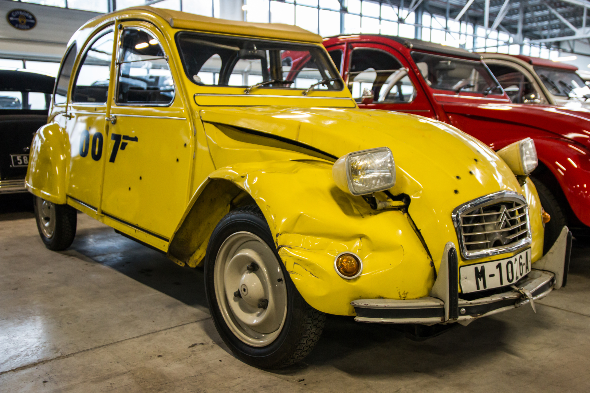 Photo 37 - Citroën 2CV 007 James Bond - 1981 - Les perles du ...