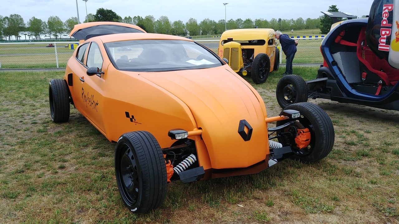 Photo 38 - La Cli'Hot'Rod face - Crazy Ride Game 2019 : 18 Renault ...