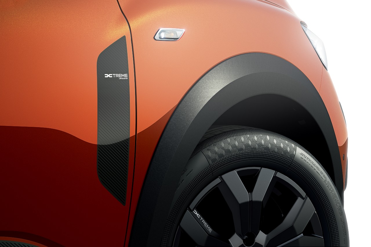 Photo 7 - Dacia Jogger Extreme sticker porte avant - Dacia Jogger (2022 ...