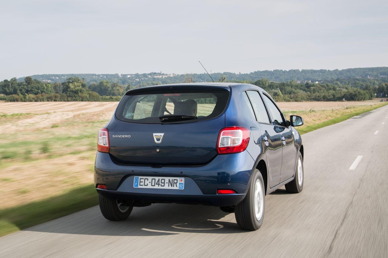 Photo 21 - vue arriere Dacia Sandero dCi 90 Easy-R - Essai Dacia ...